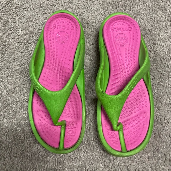 CROCS | Shoes | Crocs Pink And Green Flip Flops Size 5 | Poshmark